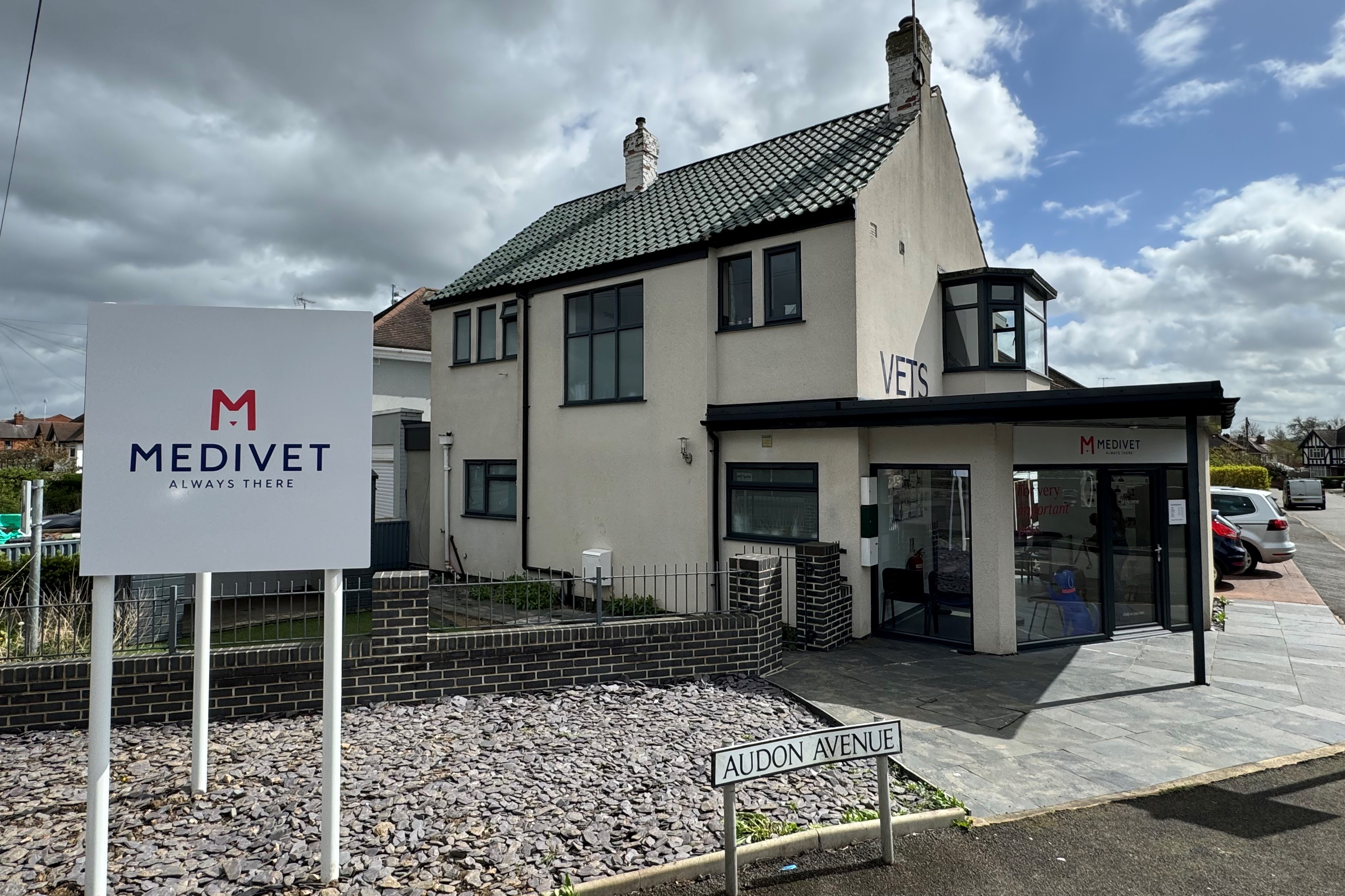 Vet in Beeston | Open Saturdays | Medivet